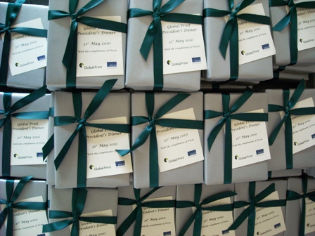 Learn How To Gift Wrap, Gift Wrapping Courses, Gift Wrapping Expert, On ...